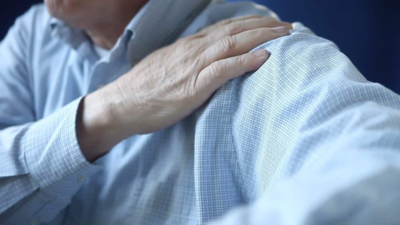 Stem Cell Therapy for Shoulders: A Holistic Approach to Healing Your Pain | RegeneVive